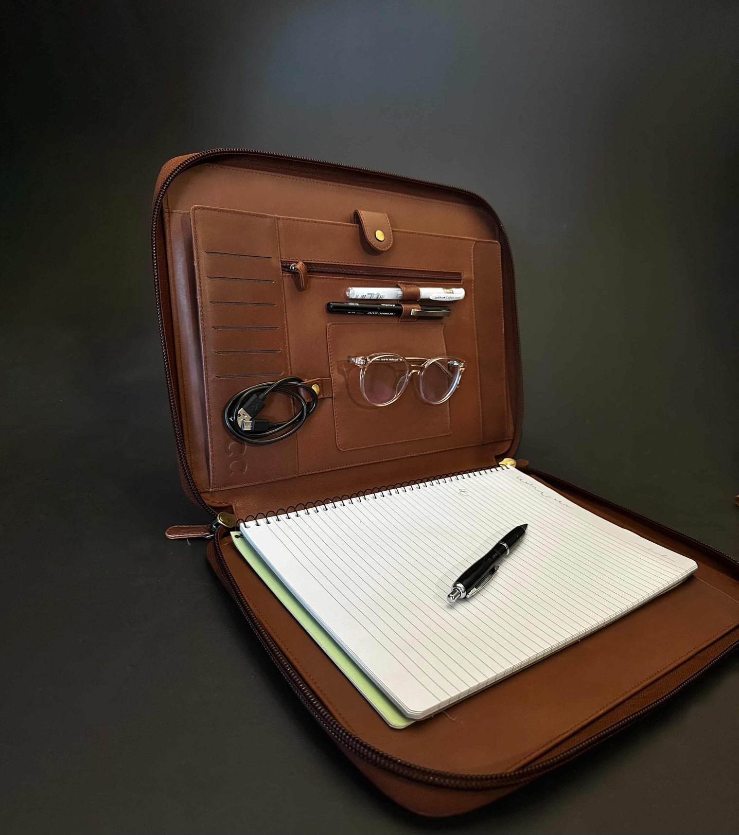 Compendium Co – Leather Compendiums Australia for Professionals